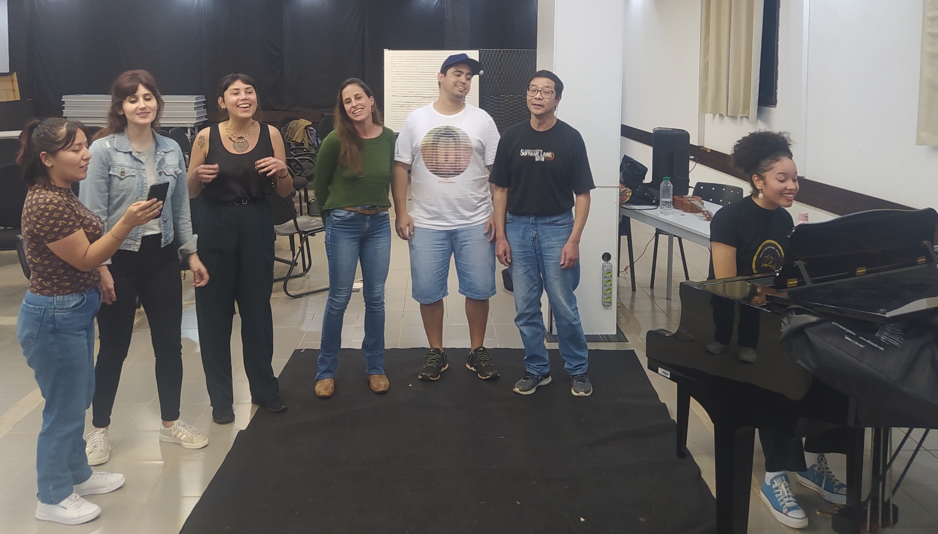 Curso ensina técnicas para quem gosta de cantar — Universidade Federal ... Curso ensina técnicas para quem gosta de cantar — Universidade Federal ...